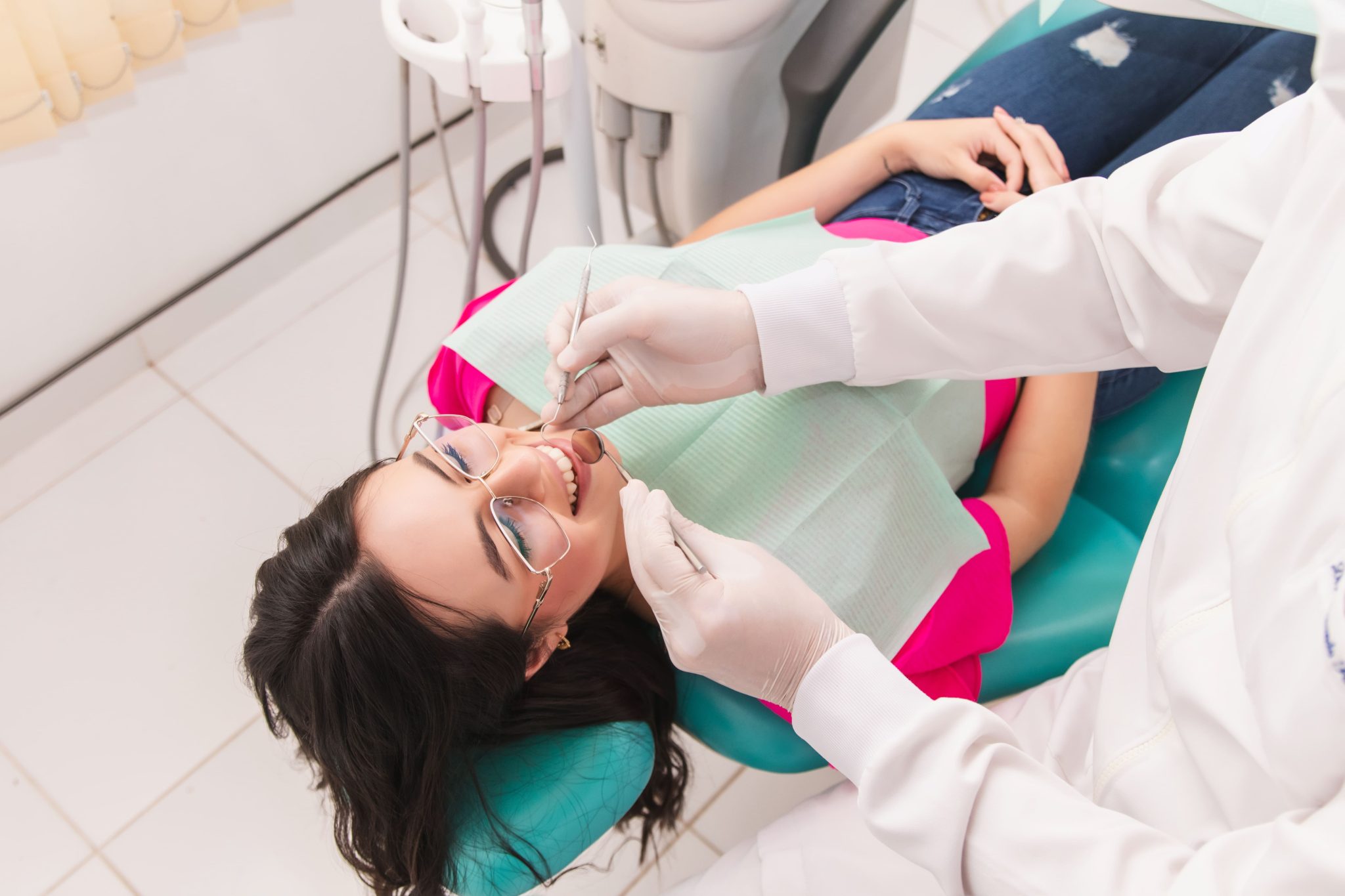 Cari Tahu Kondisi Tidak Boleh Cabut Gigi!