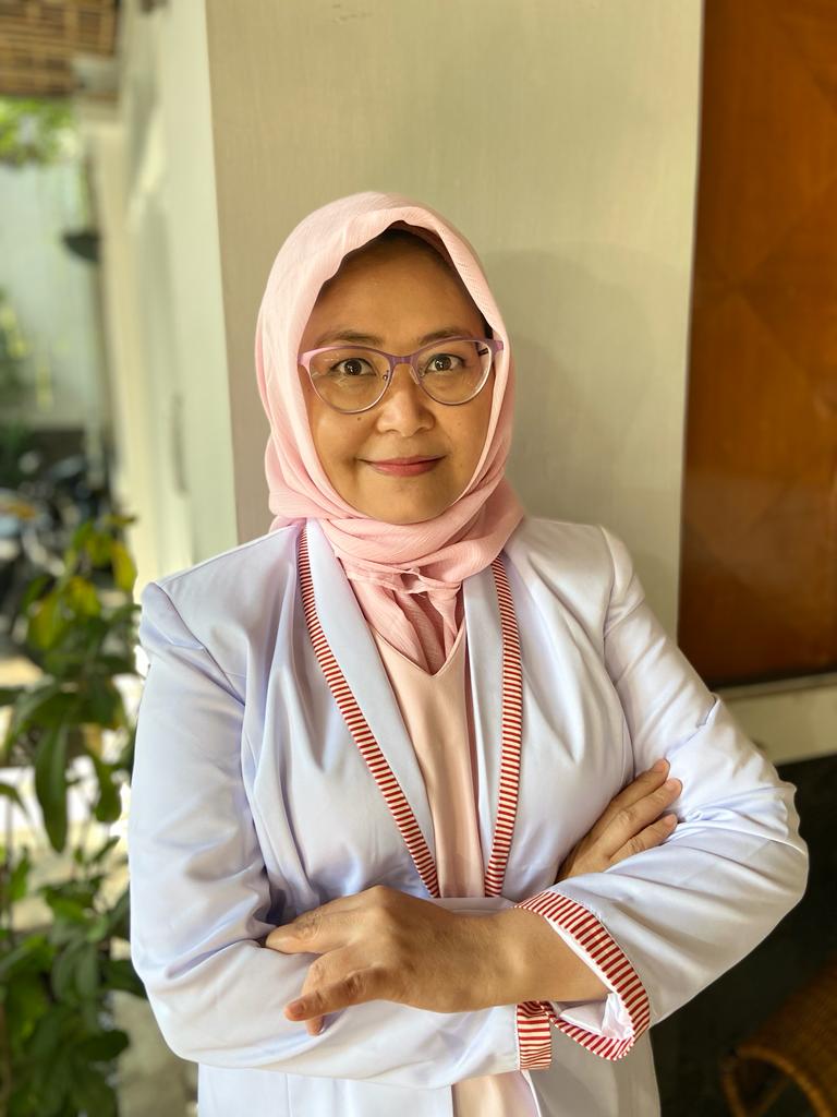 drg. Risti Saptarini Primarti, Sp.KGA